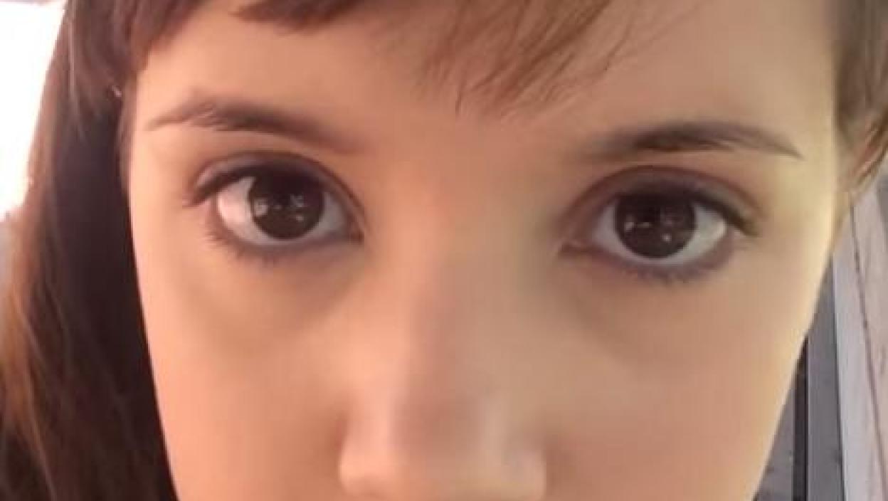 Zbog čega je ova devojka poznata?! Niko ne zna (VIDEO) - Srbija danas