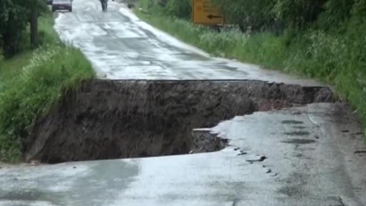 U OVOM SRPSKOM GRADU PROGLAŠENA VANDREDNA SITUACIJA: Nakon nevremena ...