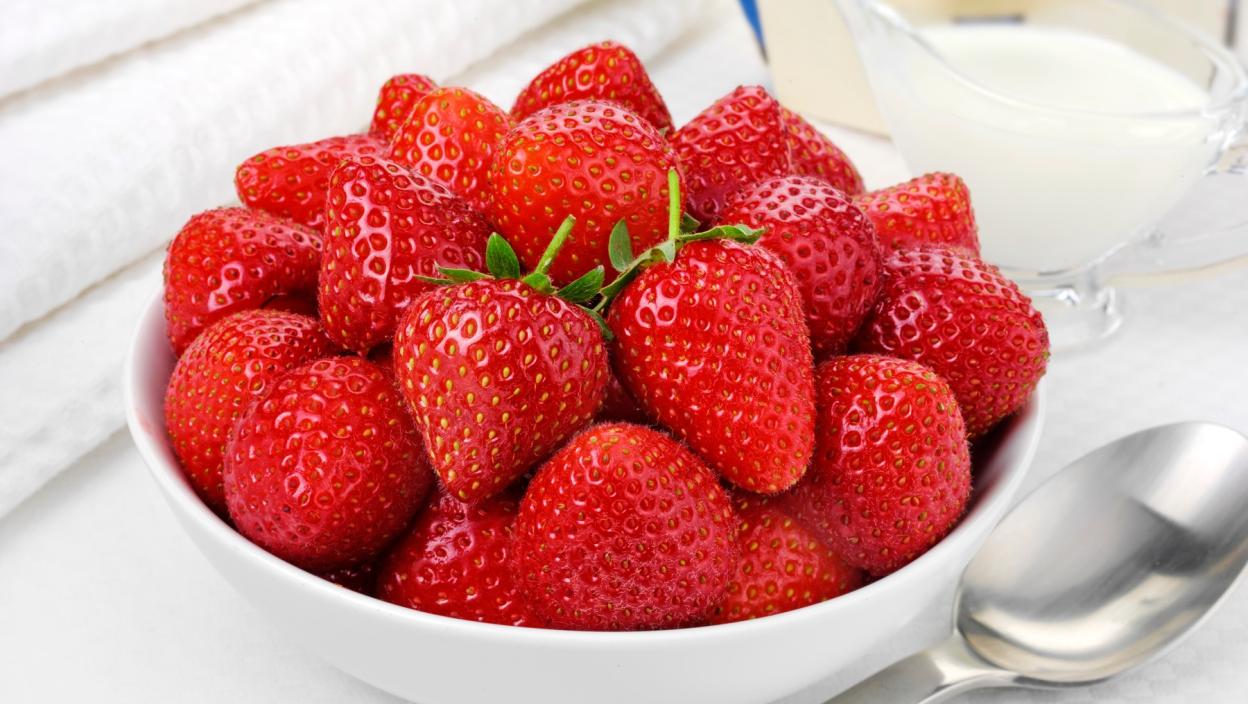 OBOŽAVAMO IH: Ovo su sedam koristi JAGODA za koje nismo znale! - Srbija ...