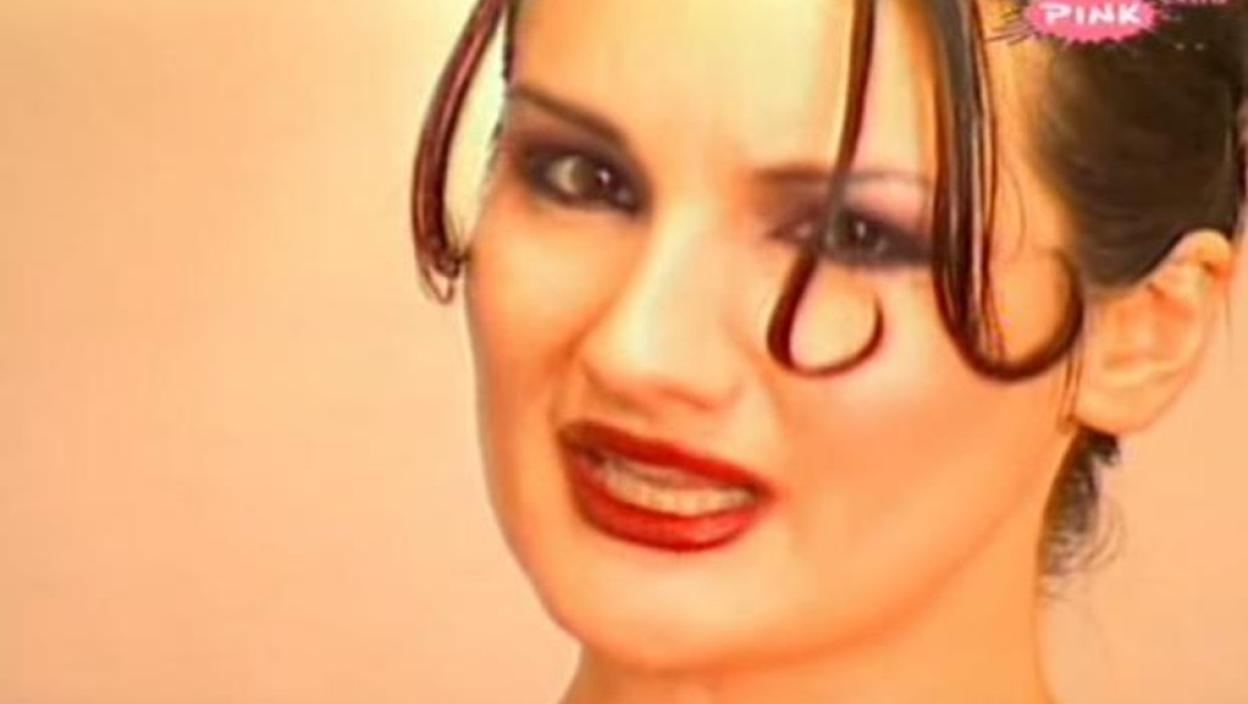 Devedesetih je SNIMALA HITOVE, a danas je PROFESOR ENGLESKOG U Čačku i ...