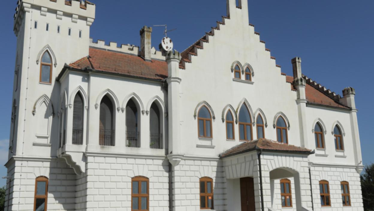 UKLETI DVORAC KAPETANOVO: Samo najhrabriji ga posećuju baš na Svetog ...