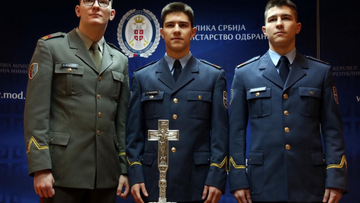 TRI BRATA, TRI VOJNIKA: Đorđe, Nikola i Aleksa uskoro POSTAJU OFICIRI, na Bogojavljenje ...