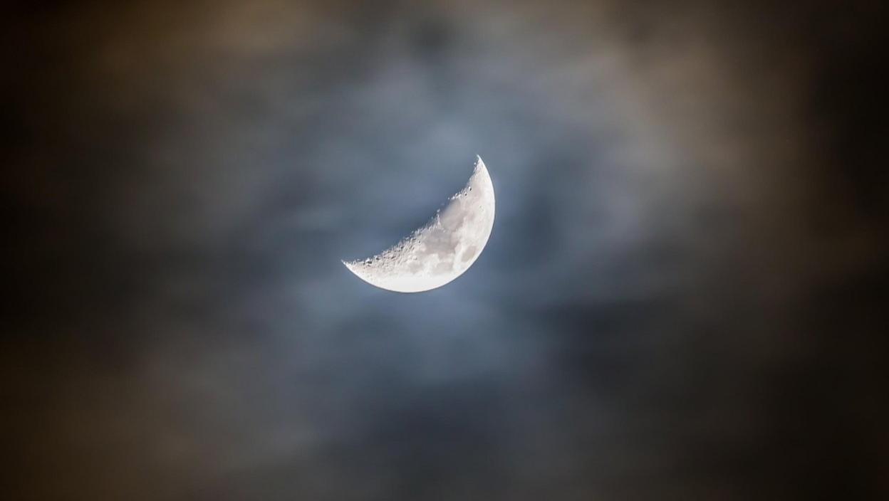 Mlad MESEC SA URANOM donosi VELIKO UZBUĐENJE: Spremite se za ono što ...