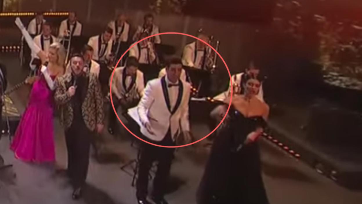 NEMA KOJA ŽENA GA NIJE PRIMETILA: Evo ko je najveseliji dirigent u ...