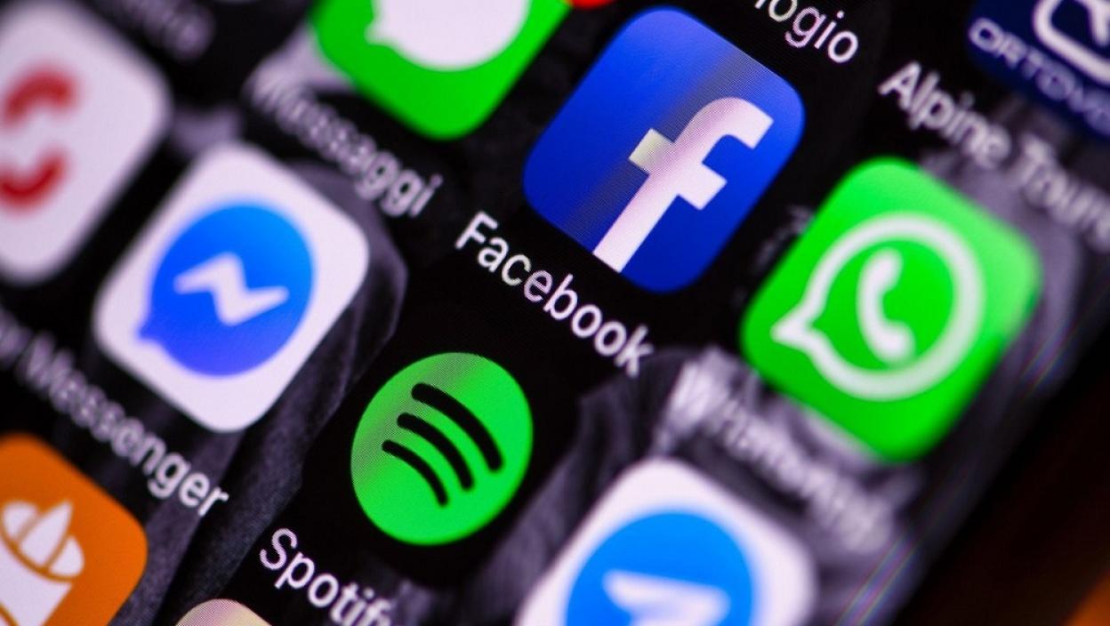 PONOVO PAO FEJSBUK: Ljudi širom sveta prijavili problem - Srbija danas