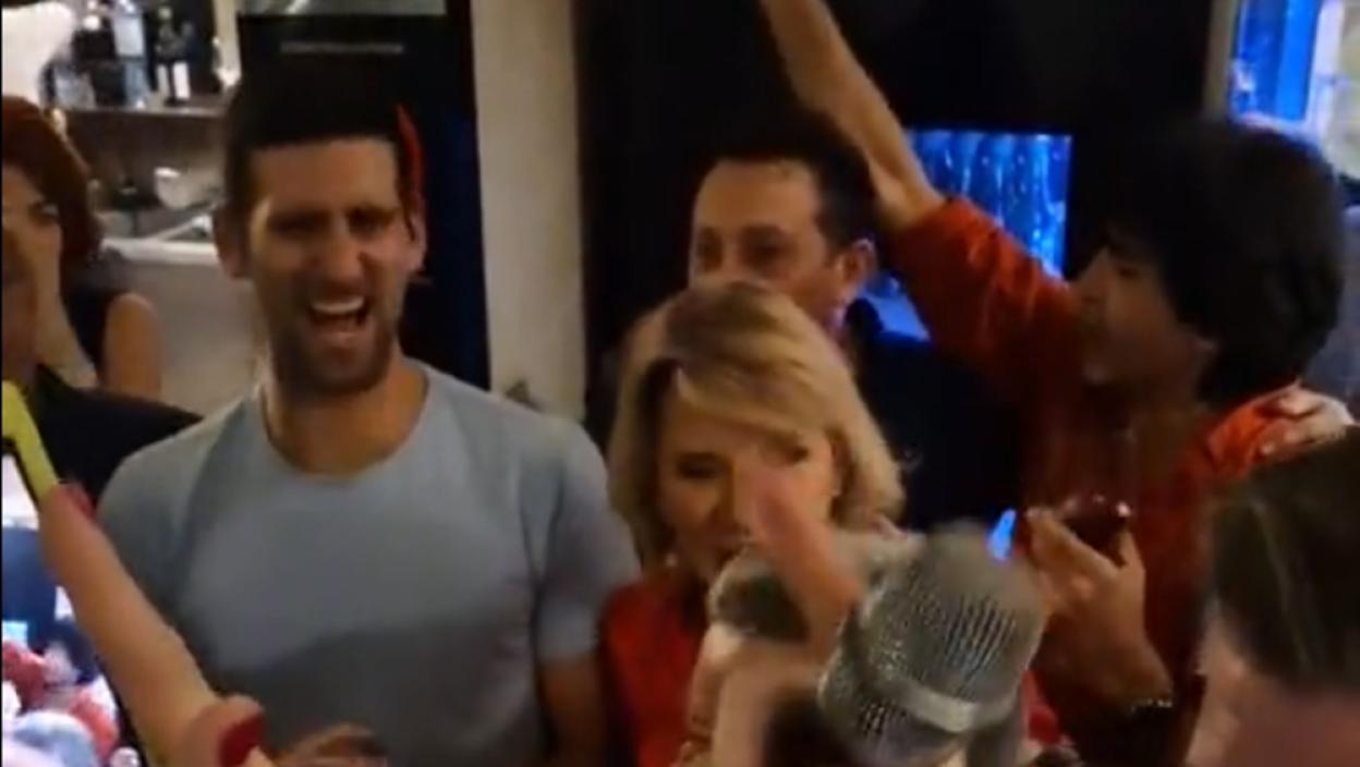 "KO TO KAŽE, KO TO LAŽE..." Novak i Srđan zapevali pesmu od koje je ...