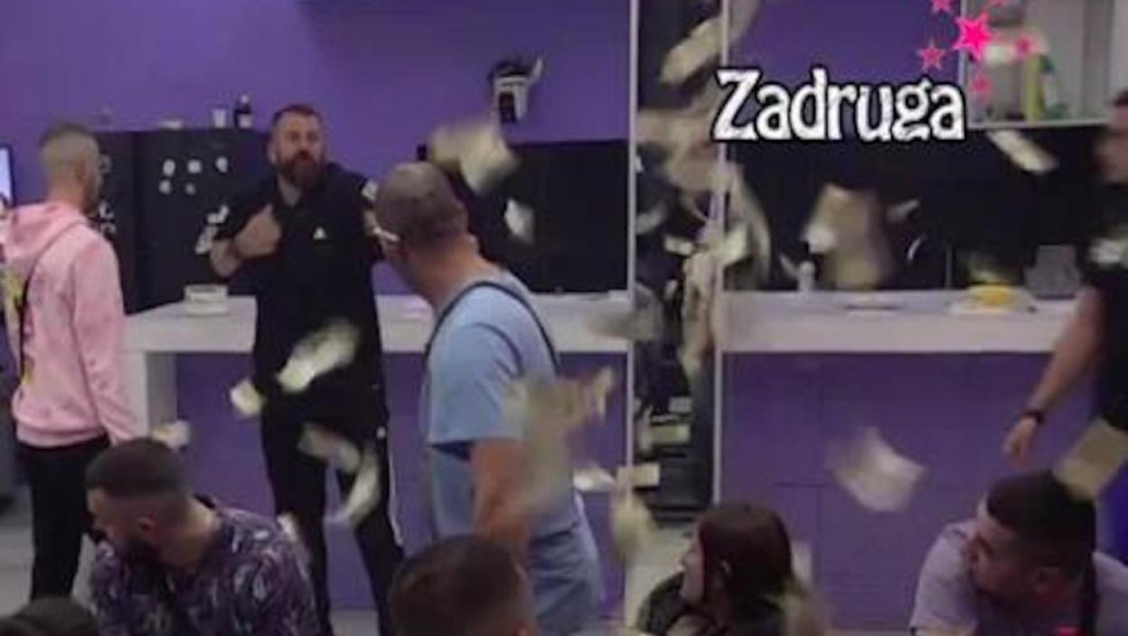 LETE PARE PO BELOJ KUĆI - ZADRUGARI NEZADOVOLJNI! Opšti haos u Zadruzi ...