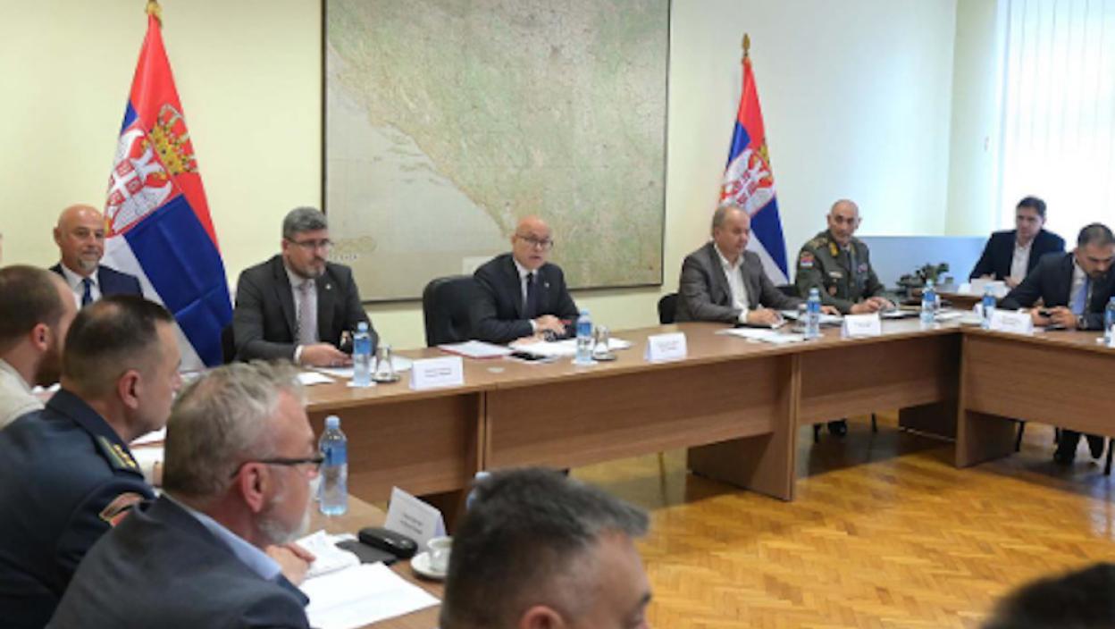 VAŽAN SASTANAK Ministar Vučević sa direktorima preduzeća Odbrambene ...