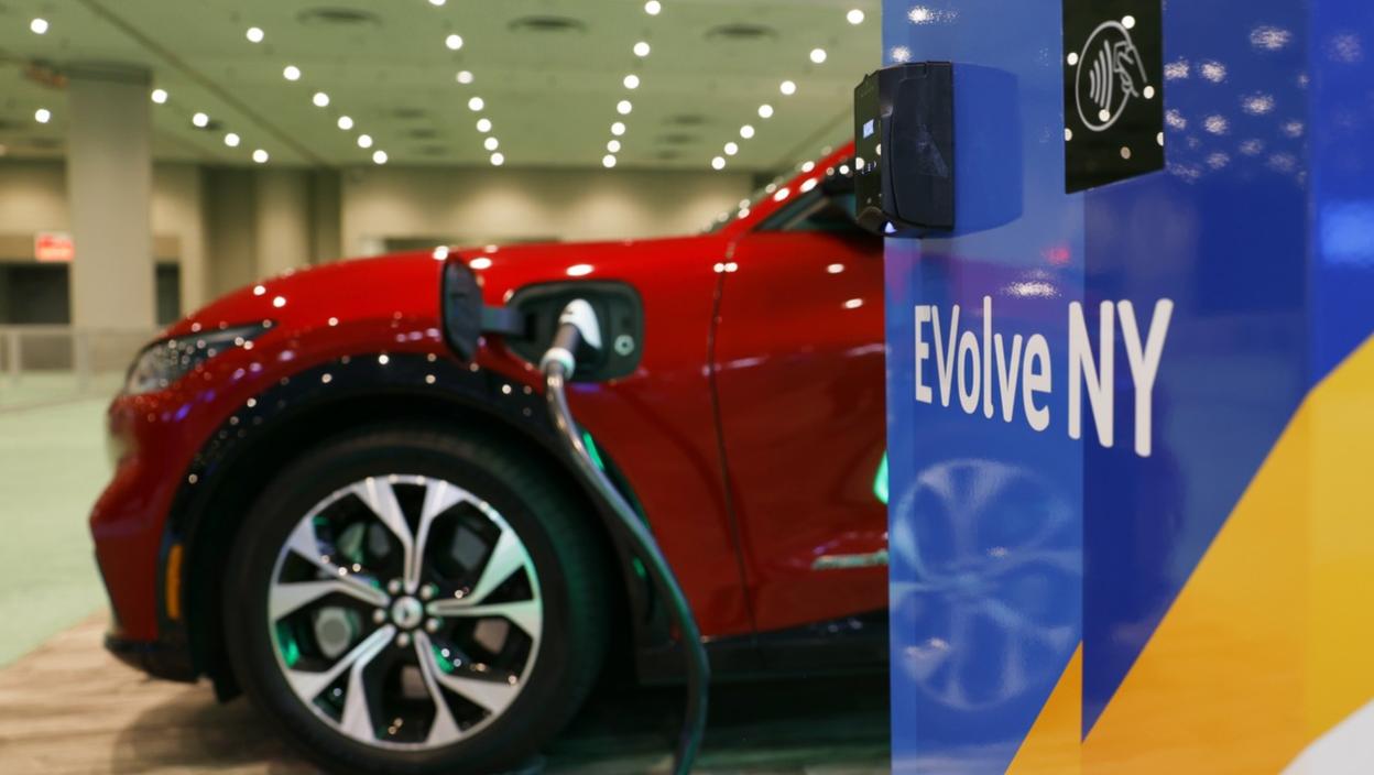 ELEKTRIČNA VOZILA POD LUPOM: Pred Evropom izazovna vremena, u Srbiji EV "statistička greška ...