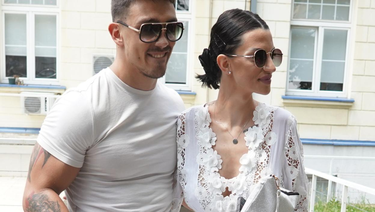 TARA SIMOV SE OGLASILA NAKON OBJAVE O ZLOSTAVLJANJU: "Preklinjem vas, ne uznemiravajte me više ...