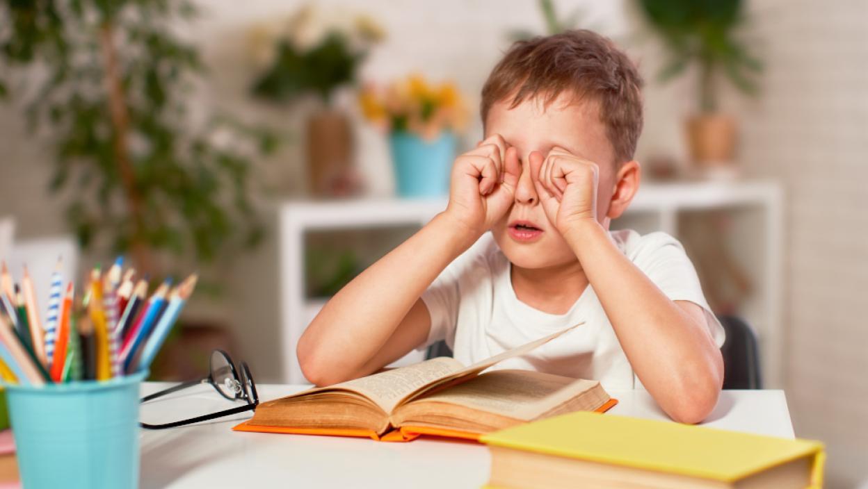 Ovo su ZNACI da vaš mališan ima PROBLEM SA VIDOM! Zabrinjavajuće je ...