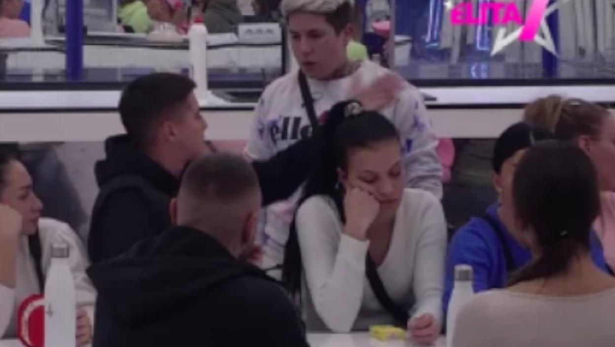 "Krezava, nosiš muške gaće" Matora ZAURLALA na Bojanu, nakon raspada ...