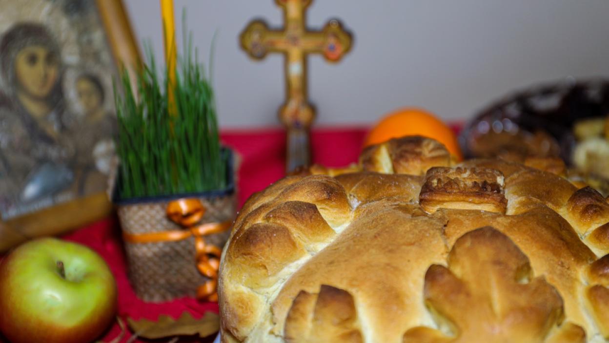 Mali podsetnik na PRAVOPIS pred PRAZNIKE! Ovako se pravilno čestitaju ...