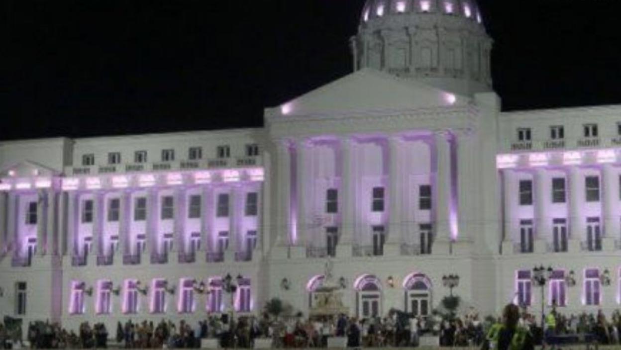 "Nudio mi je 100.000 evra za intimne usluge" Bivša zadrugarka ...