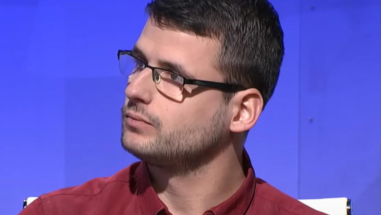 Novinar NEVEROVATNOM brzinom rešio ZADATAK i ostvario pobedu u kvizu ...