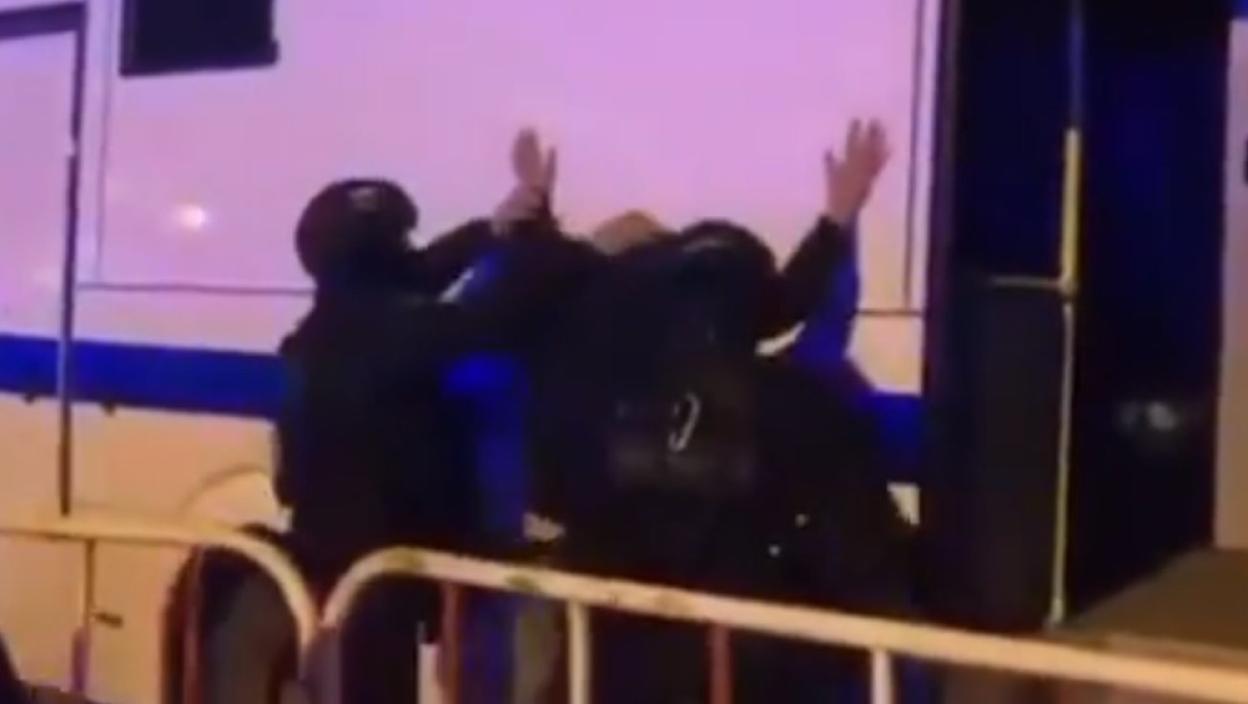 UHVAĆEN JEDAN OD TERORISTA!? Isplivao snimak HAPŠENJA posle masakra u Moskvi! (VIDEO) - Srbija danas