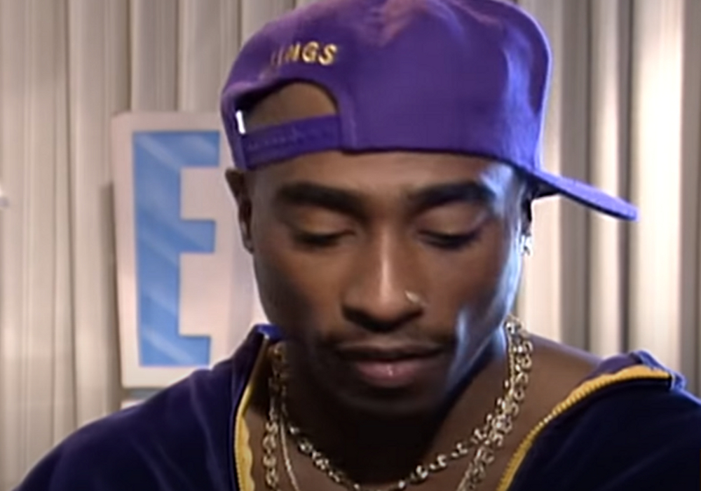 MNOGI SUMNJAJU DA JE I DALJE ŽIV? Slavni Tupac koji je ubijen 1996 ...